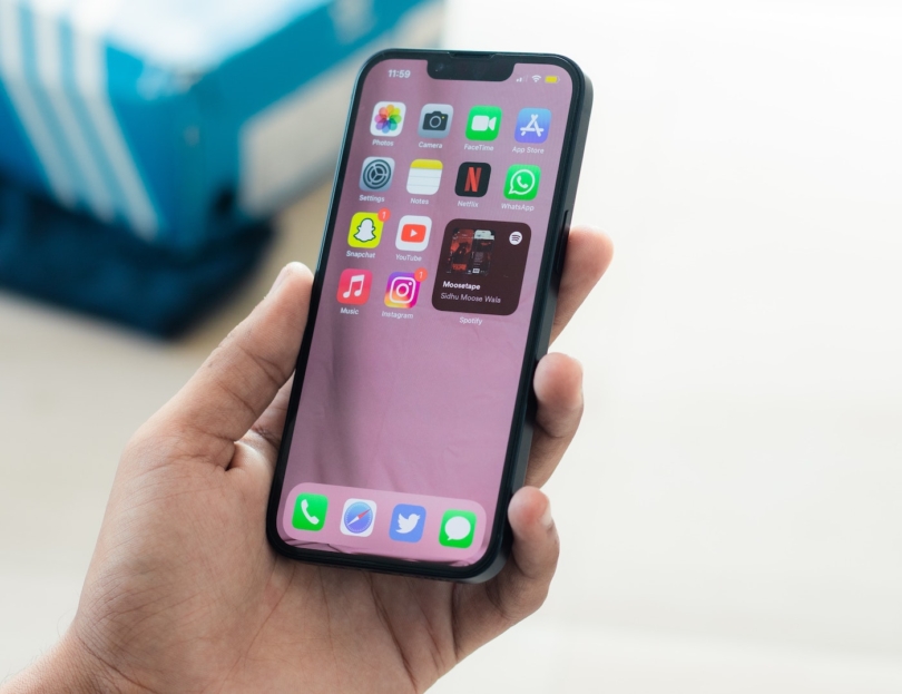 How to create and manage multiple contact lists on your iPhone