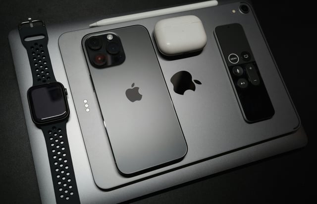 Massive iOS 26 Leak Exposes Apple’s Hardware Plans Through 2027