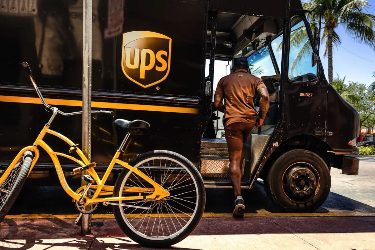 UPS Axes 30,000 Jobs as Amazon Era Comes to an End