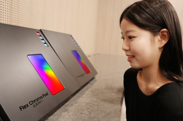 Samsung Display Reveals Screens That Measure Health, Stretch, and Fight ...